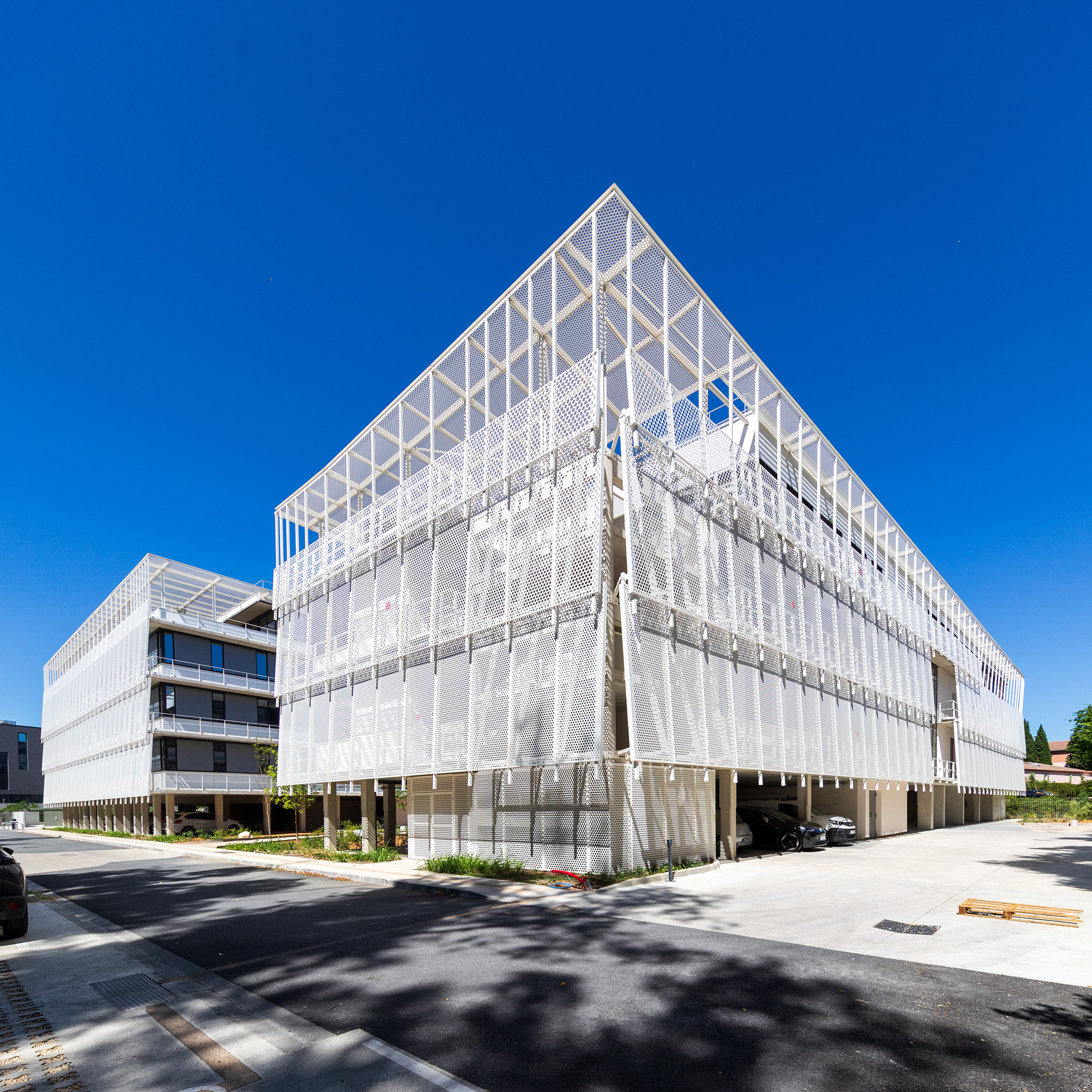 La nouvelle Maison des Entreprises à Nîmes, Gros oeuvre réalisé par ...